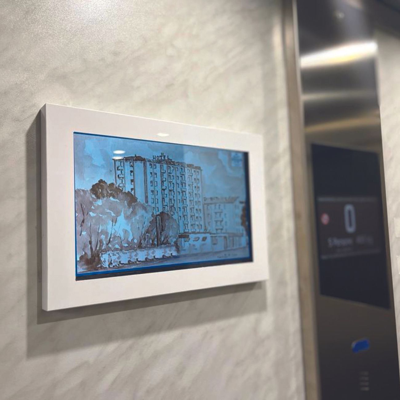 Lift Infoscreen - Display in the lift - The Lift Channel